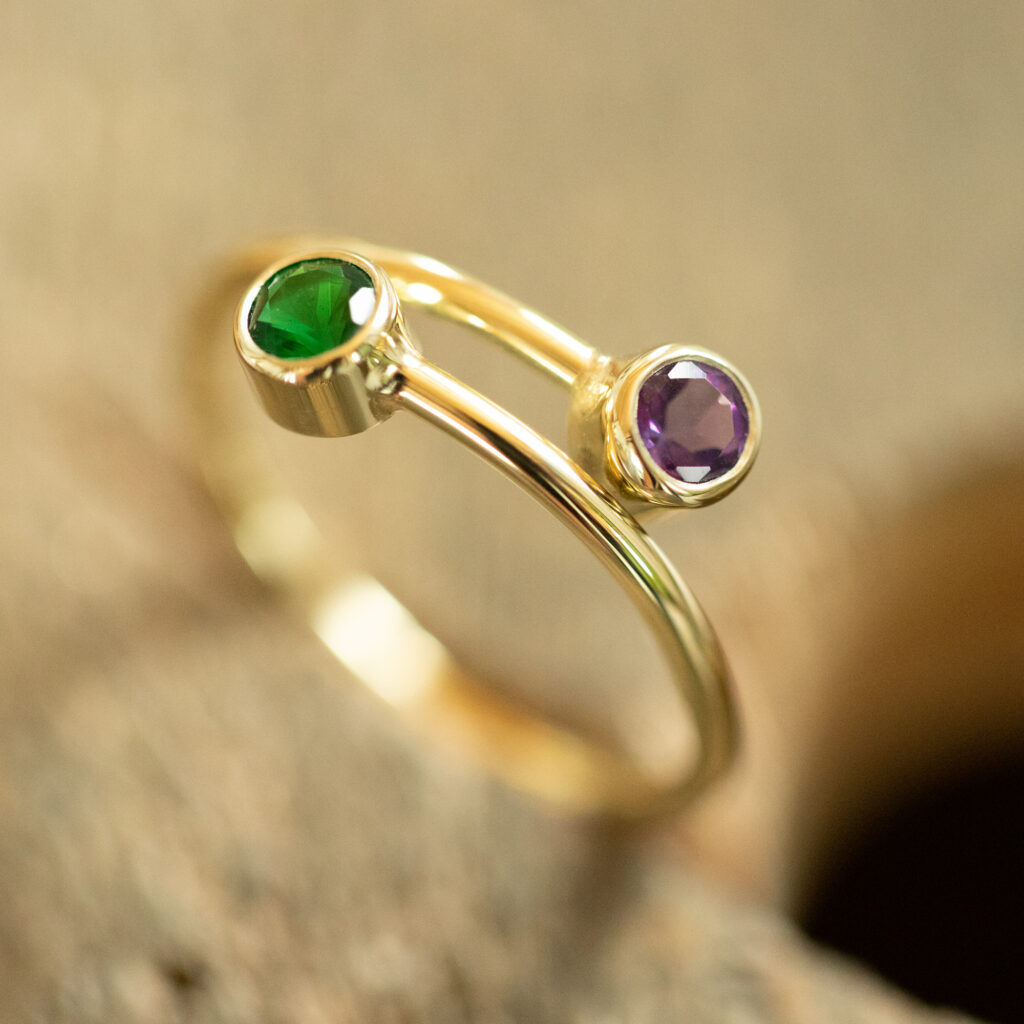 Gouden ring met geboortestenen - Goudsmederij Herfst